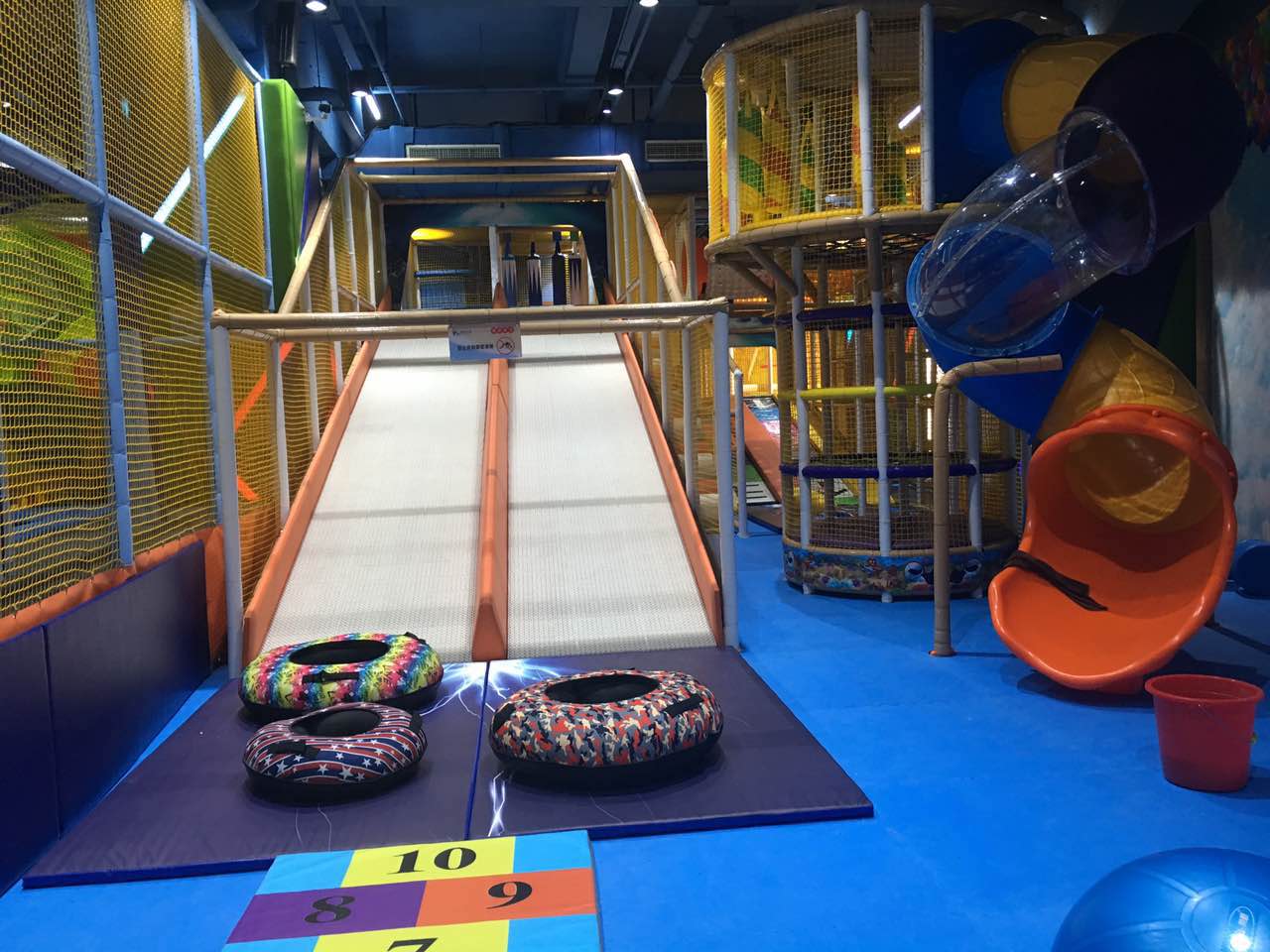The Unconventional Guide to Kids Indoor Playgrounds - Mich Playground